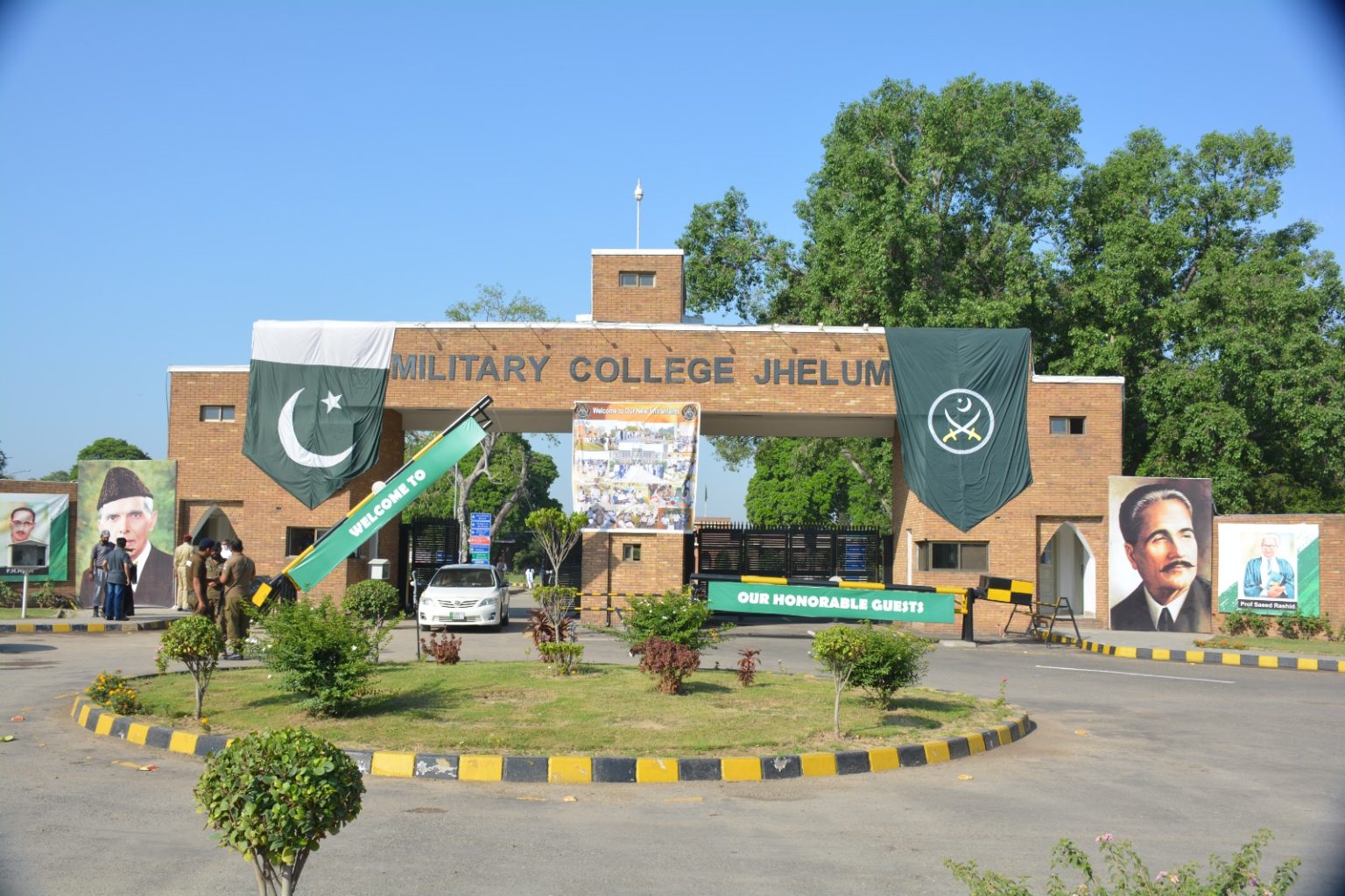 Reception of New Entry Cl-VIII & ISPR Media Team Visit to MCJ | Military College Jhelum Main GT ...